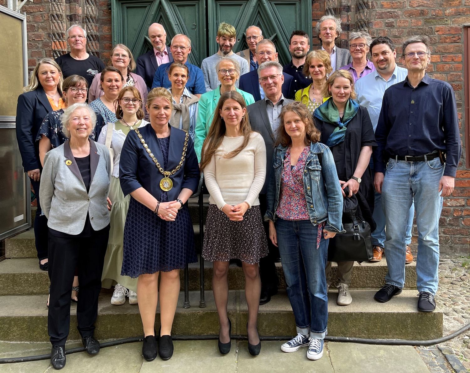 Für ein starkes Miteinander von Jung und Alt: Lüneburger Bürgerstiftung fördert gemeinnützige ...